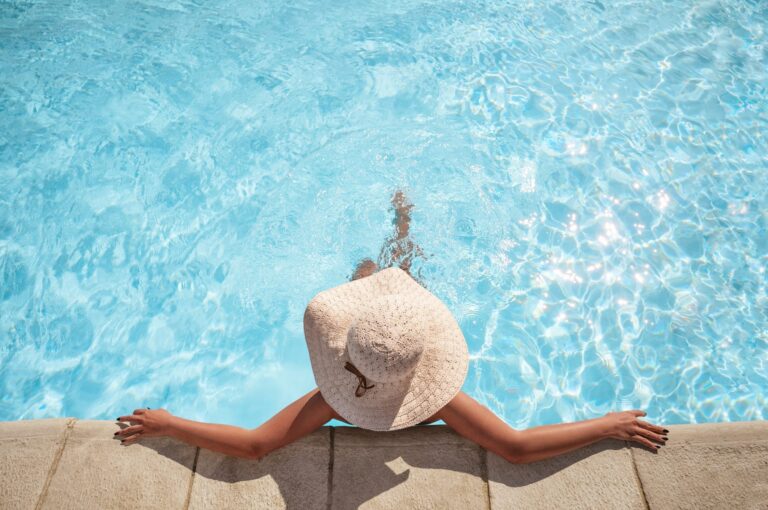 But is it true that chlorine removes your tan? No, but it can dehydrate ...