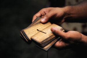 How many and which languages are at risk of extinction in the world?