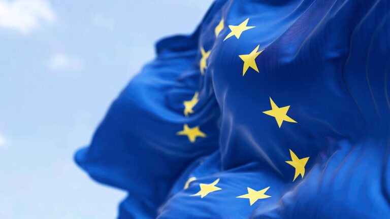 Why does the European Union flag have 12 stars? History and meaning of ...