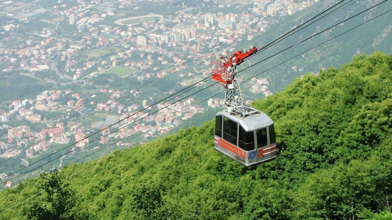 How a cable car "a va ei" works like that of Faito: characteristics and ...