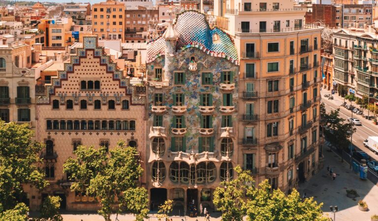 Casa Batlló is one of the most iconic buildings: how it was designed by ...