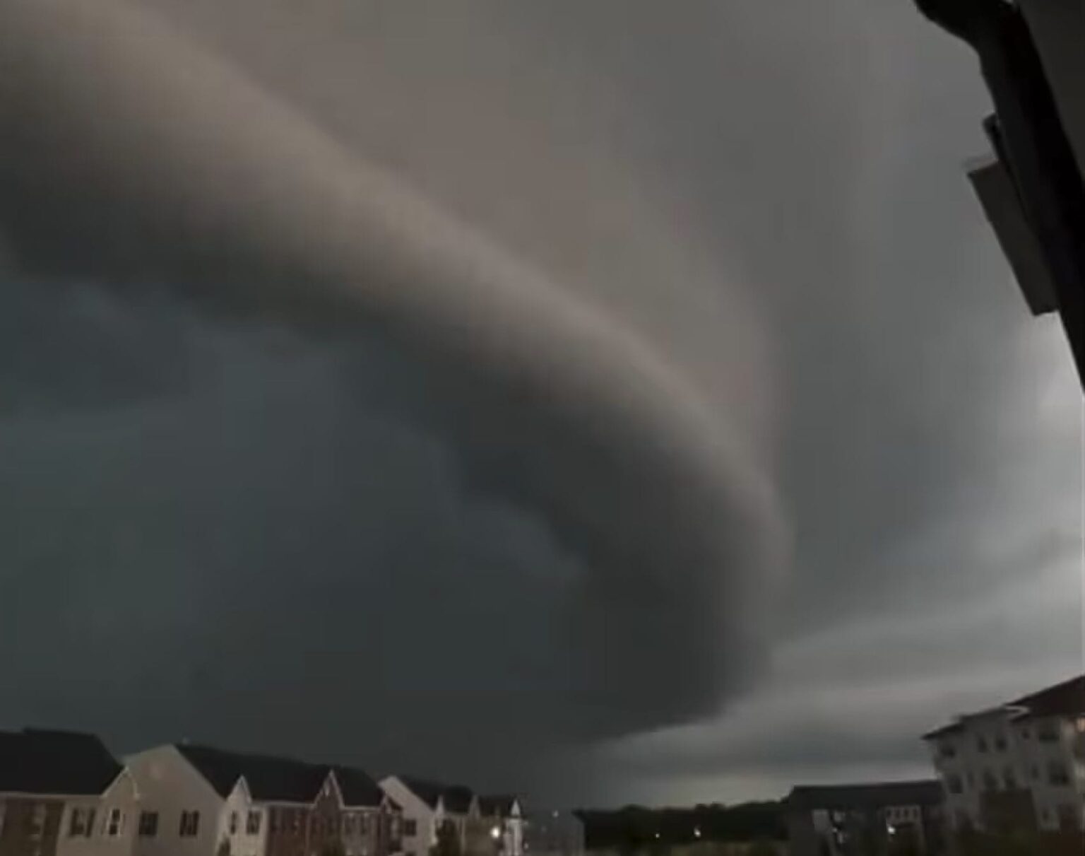 What is a "shelf cloud", the "shelf cloud": what it means and why she ...