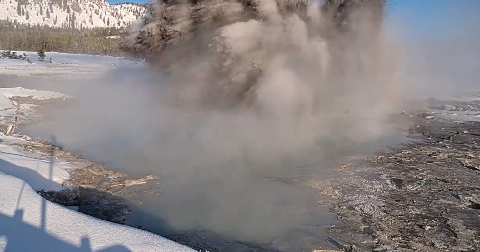 Mud eruption at Black Diamond Pool, Yellowstone Park: video